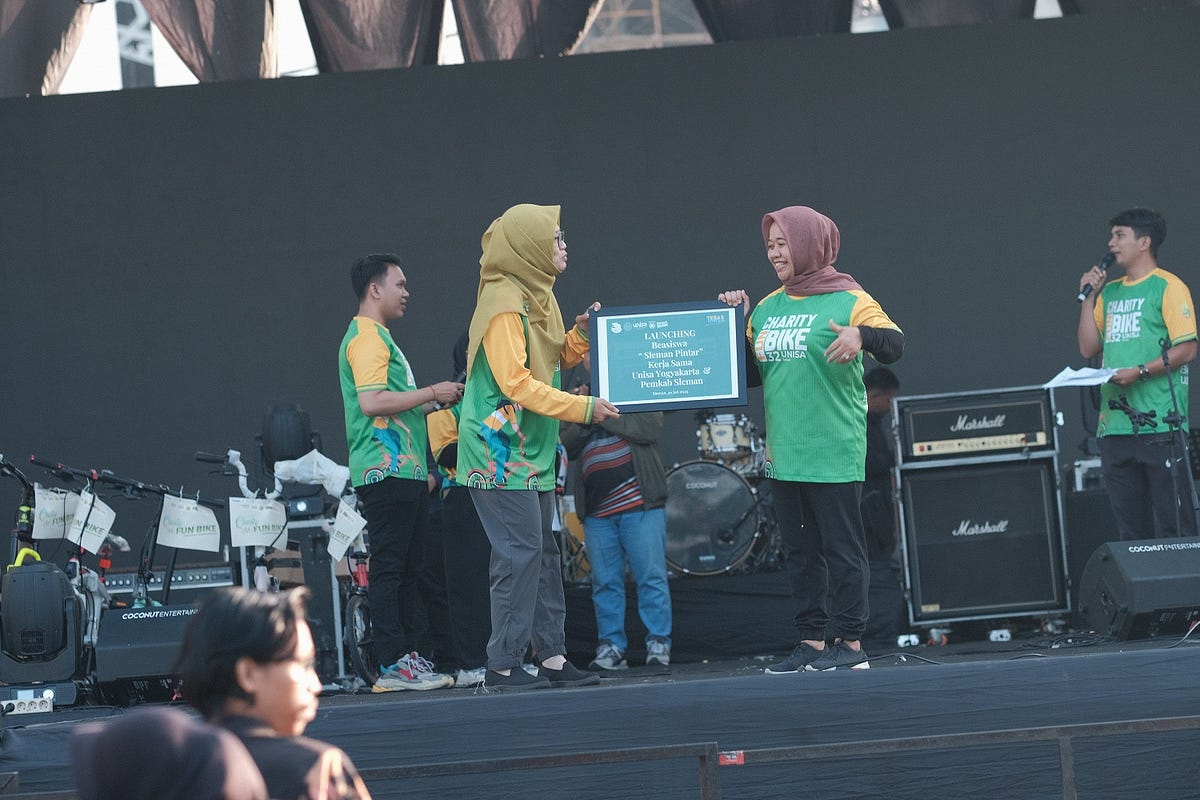 Bupati Sleman Launching Beasiswa Sleman Pintar di Acara UNISA Festival ...