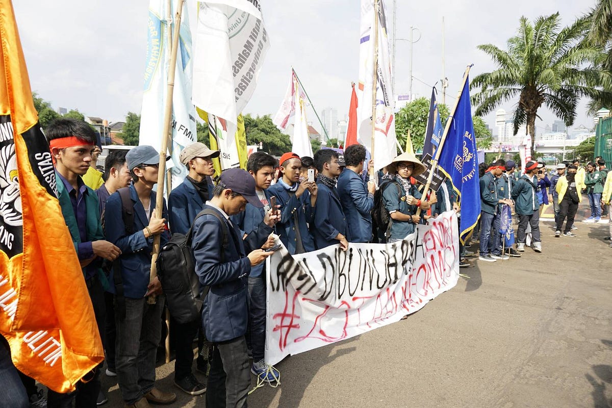 Aksi 21 Mei: Mengenang 20 Tahun Reformasi | by Muhammad Dzaky Farhan | Medium