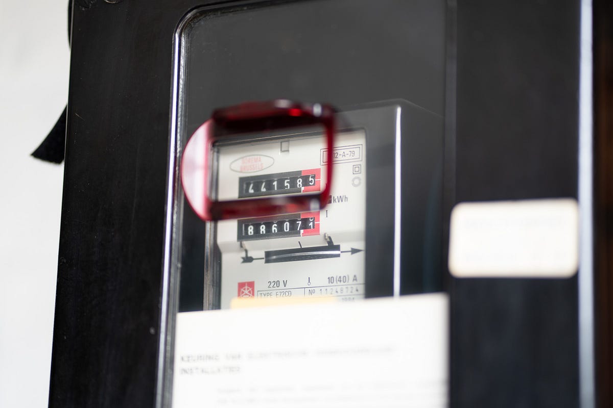 Slimme meter, domme mensen?. Onze netbeheerders (die van de… | by ...