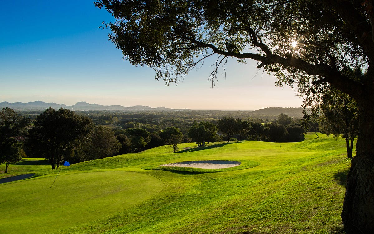 Un Spa pour Mieux Golfer ?. Les bénéfices du Spa sur la Santé sont… | by Martine Bal | Medium