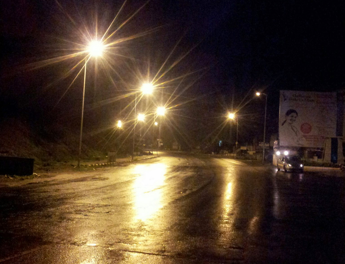 Tarmac. I have always loved plain tar roads. | by Sthitapradnya | All ...
