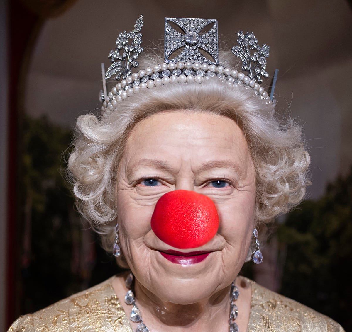 Her Majesty Laughs. Good times with Queen Liz | by E Savaria ...