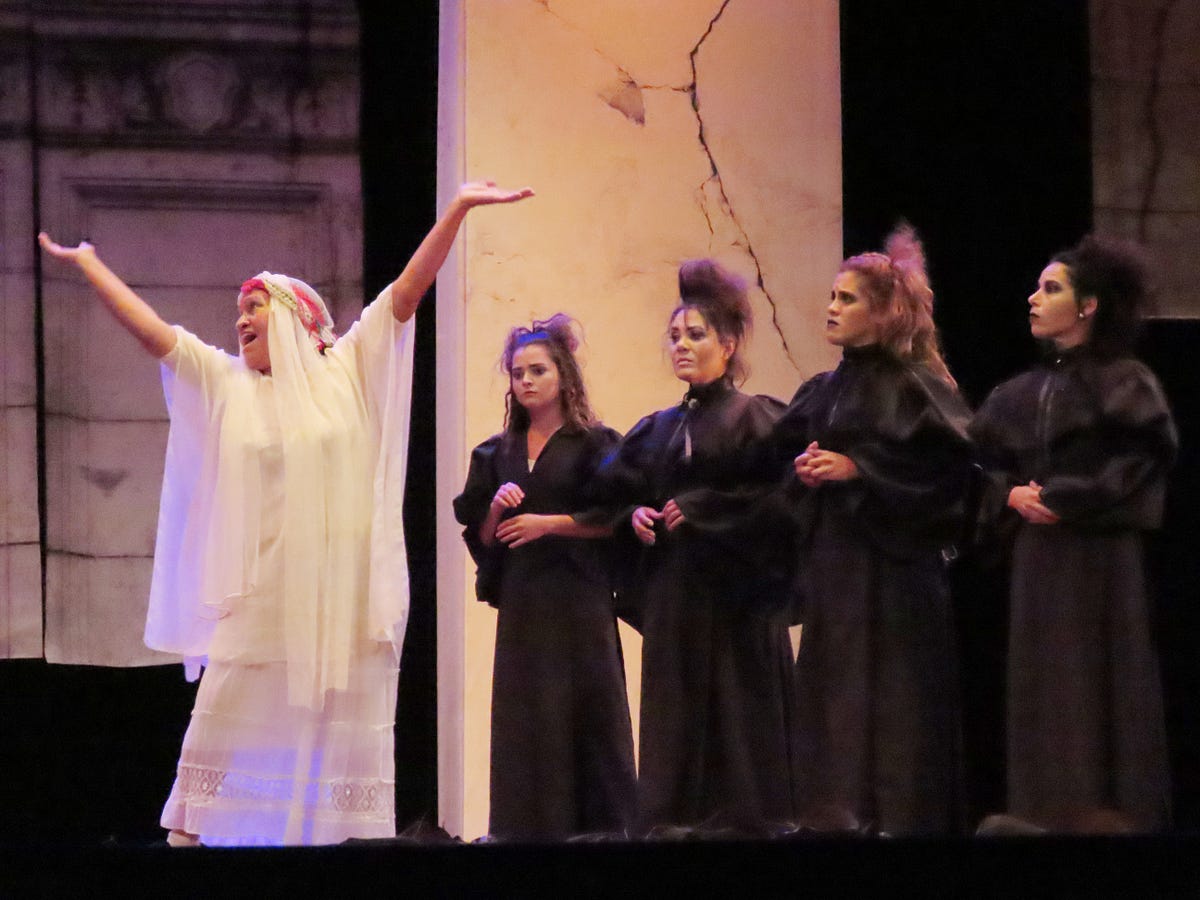 La casa de Bernarda Alba, danza de sombras - El Caimán Barbudo - Medium