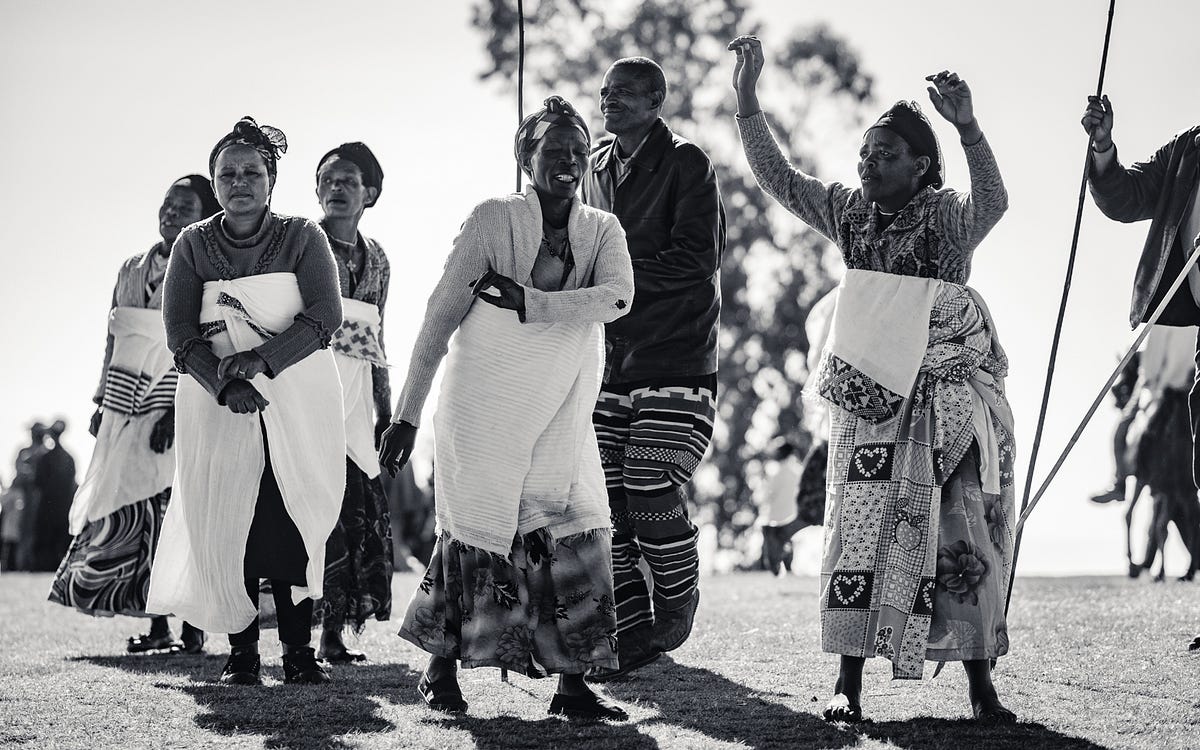 DORZE TRIBE: CHIEF’S FUNERAL. THE FINAL FAREWELL | by Omar Reda | Medium