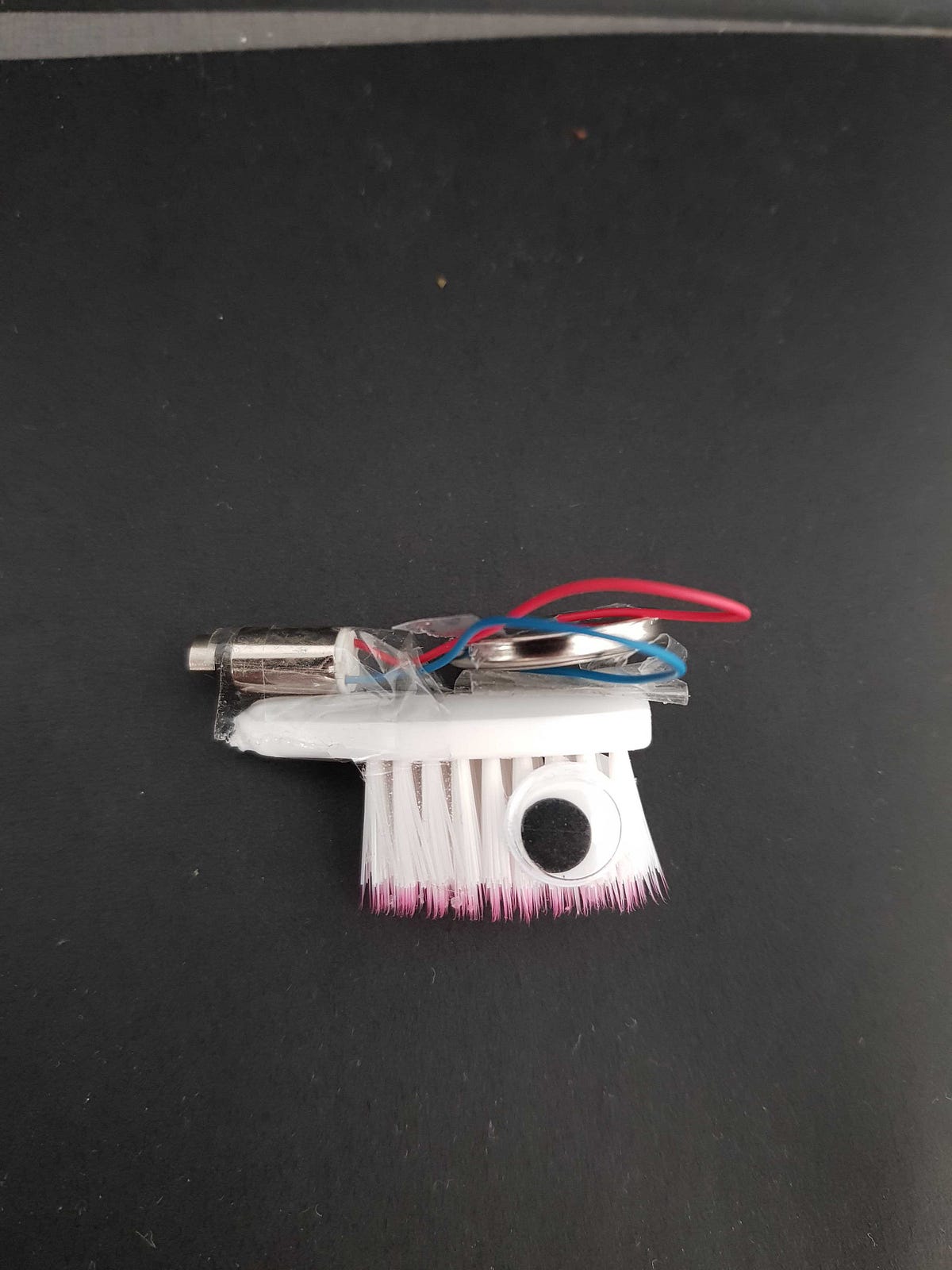 DIY bristlebot tutorial — & test: will the robot manage to shake my ...