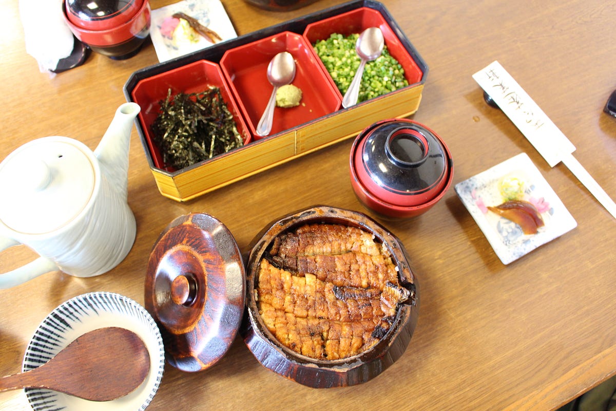 飲食｜名古屋：三種吃法的鰻魚飯. 五月的日子，香港的氣溫幾乎每天超過三十度。每次外出後，都因為天熱流汗而不想進食。… | by Yuko Lam 林海山 | Medium