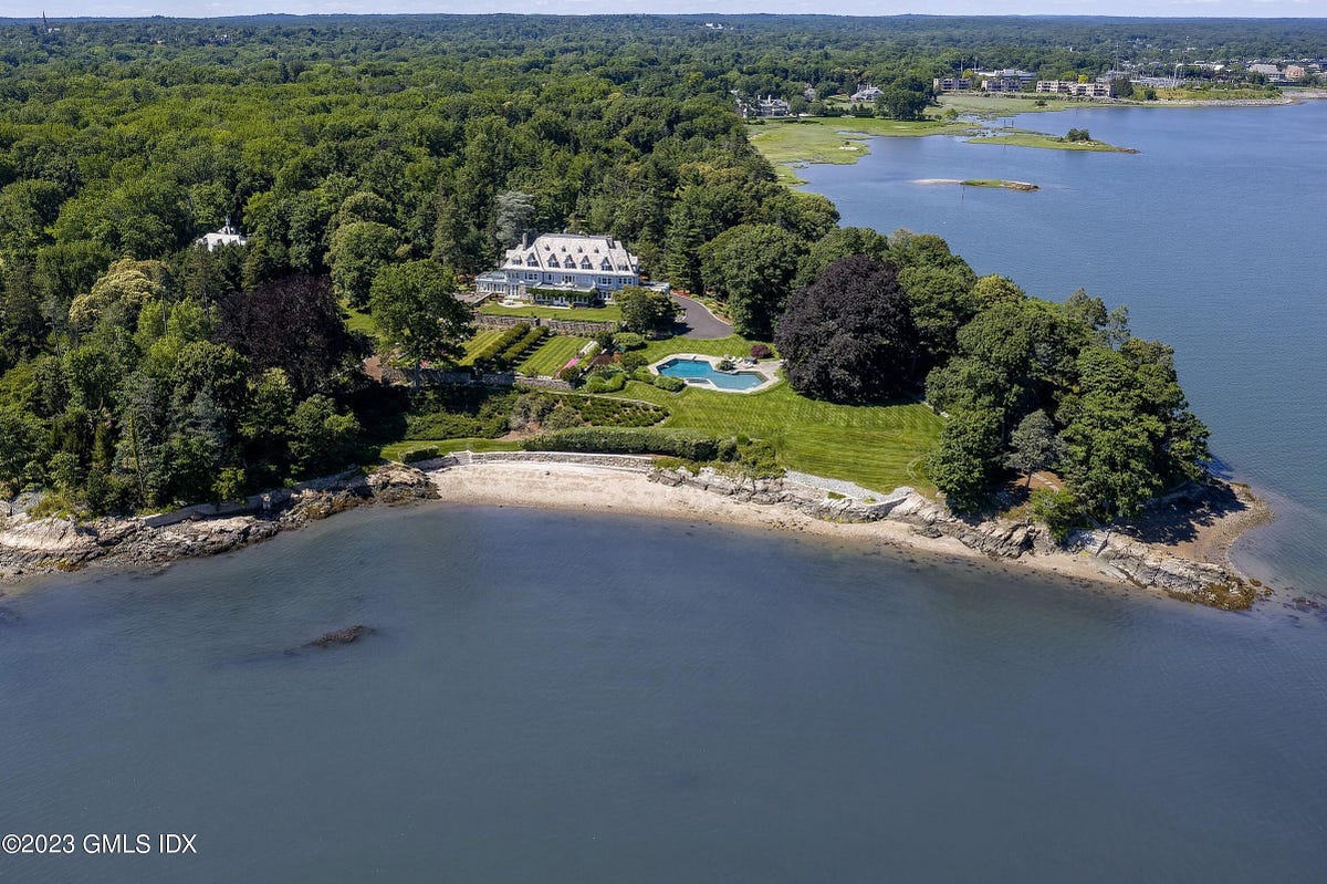 Beyond Square Footage: Must-Haves for the Discerning Luxury Real Estate ...