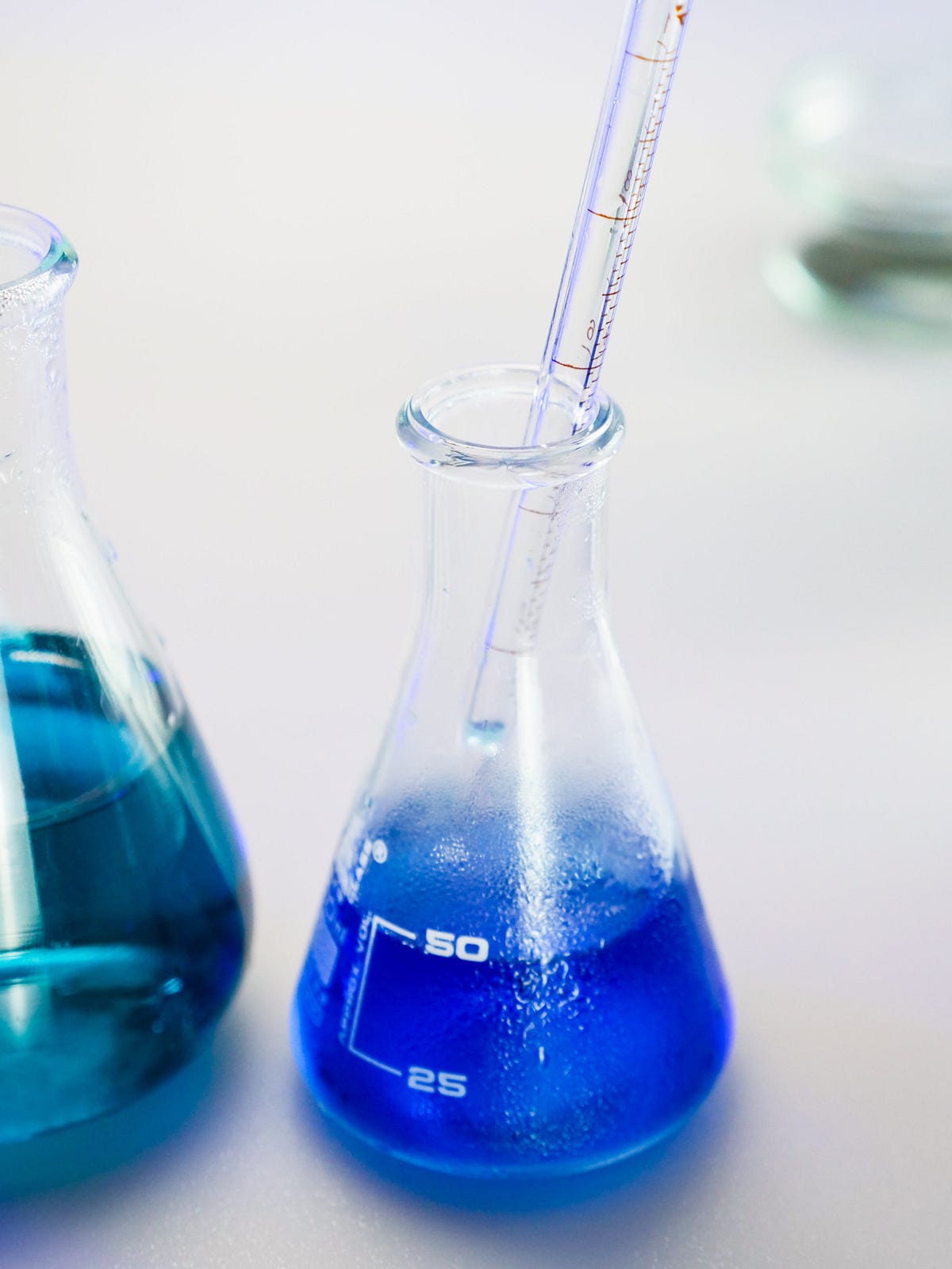 Partnering with a Trusted Red Fuming Nitric Acid Supplier — Maruti Fine ...