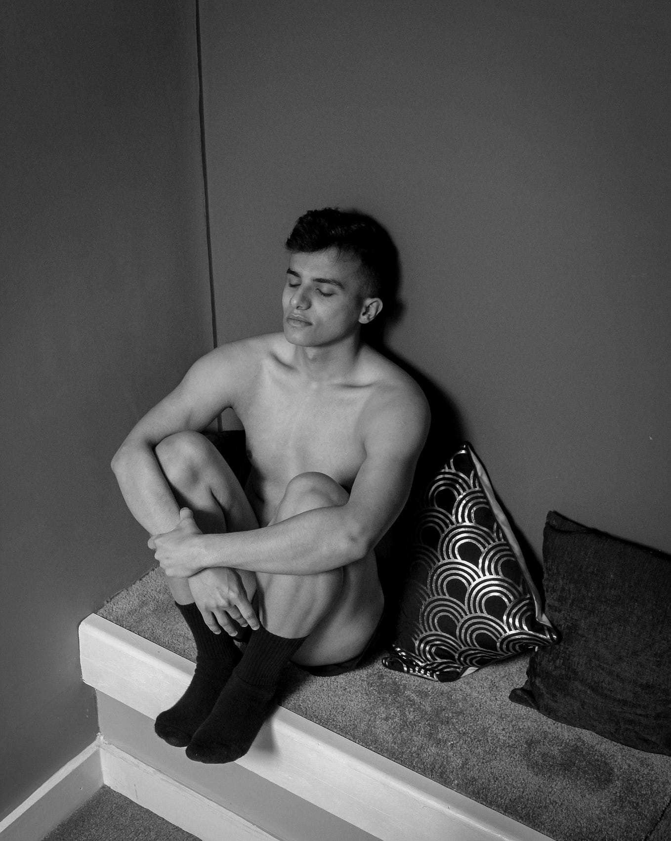 How does an igloo stay warm inside despite being made of snow? | by Valeria | Medium