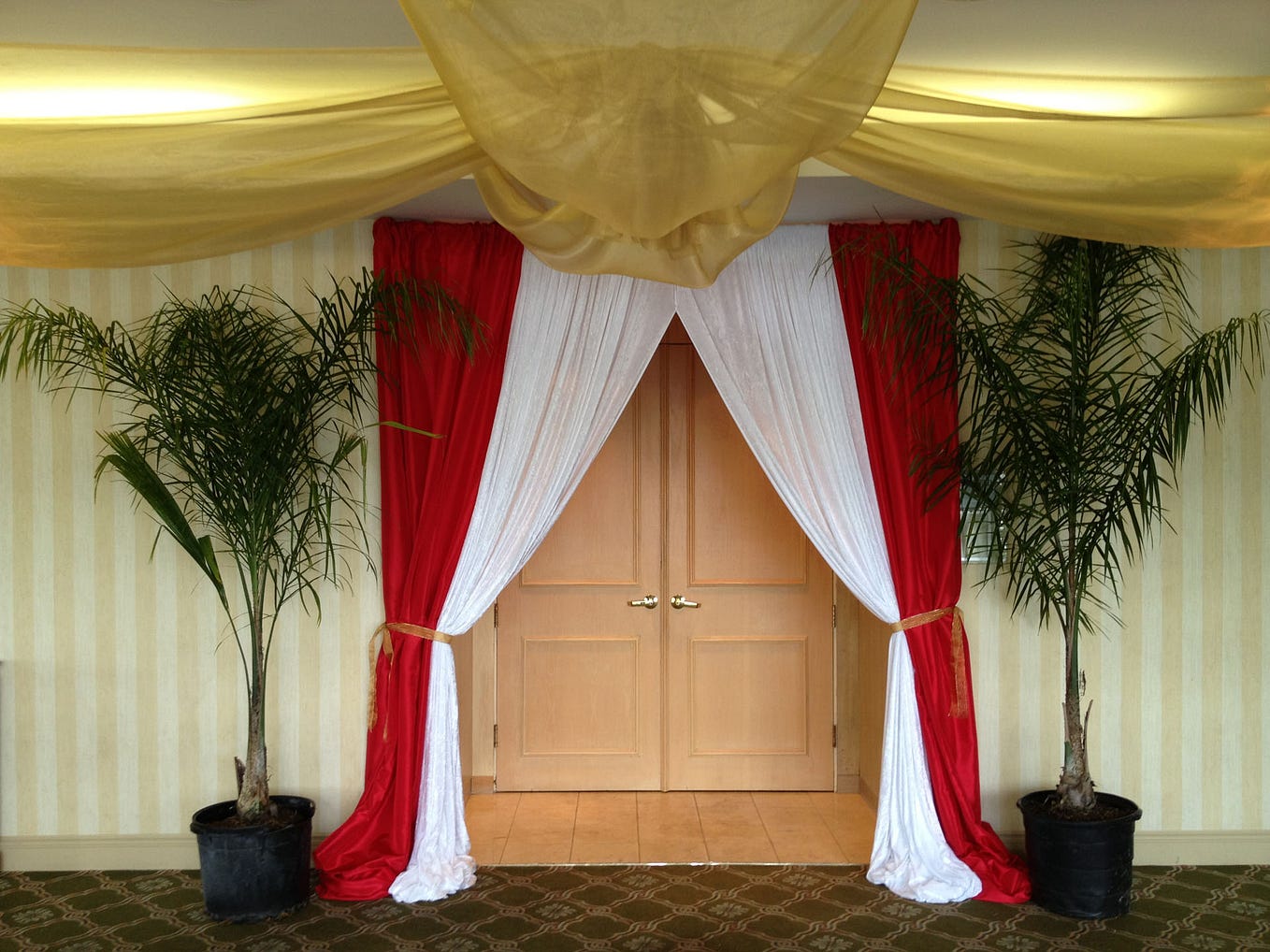 Successful Draping ideas to transform Your Wedding to a Luxurious ...