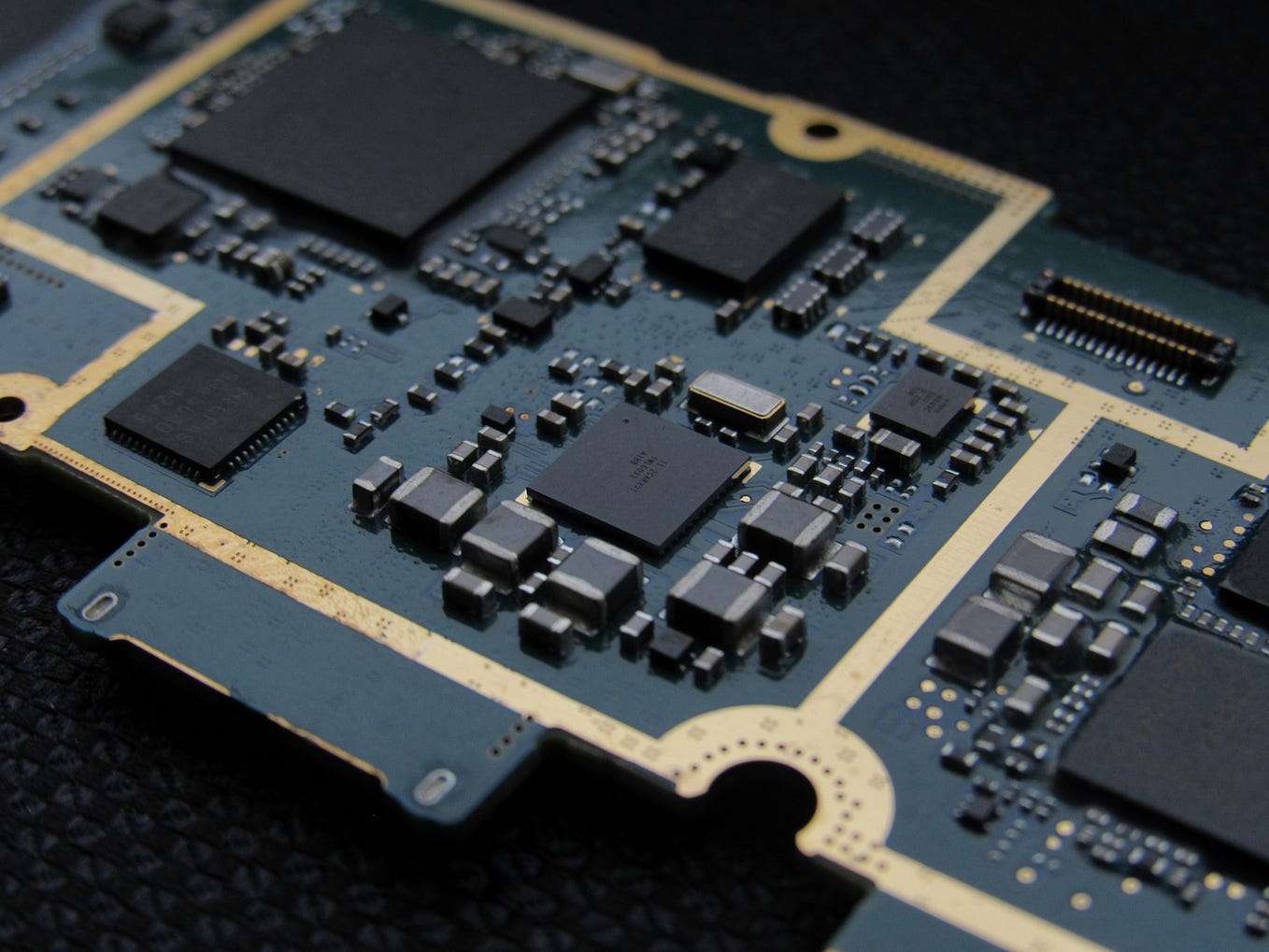 Virtual Threads in Java 21. Java 21 introduces a significant… | by ...