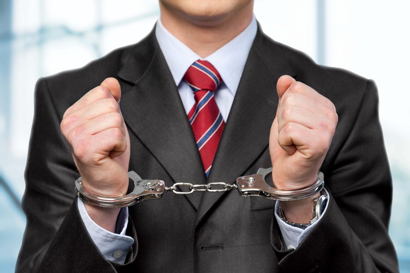 True Crime vs. Crime Fiction: Understanding the Differences and ...