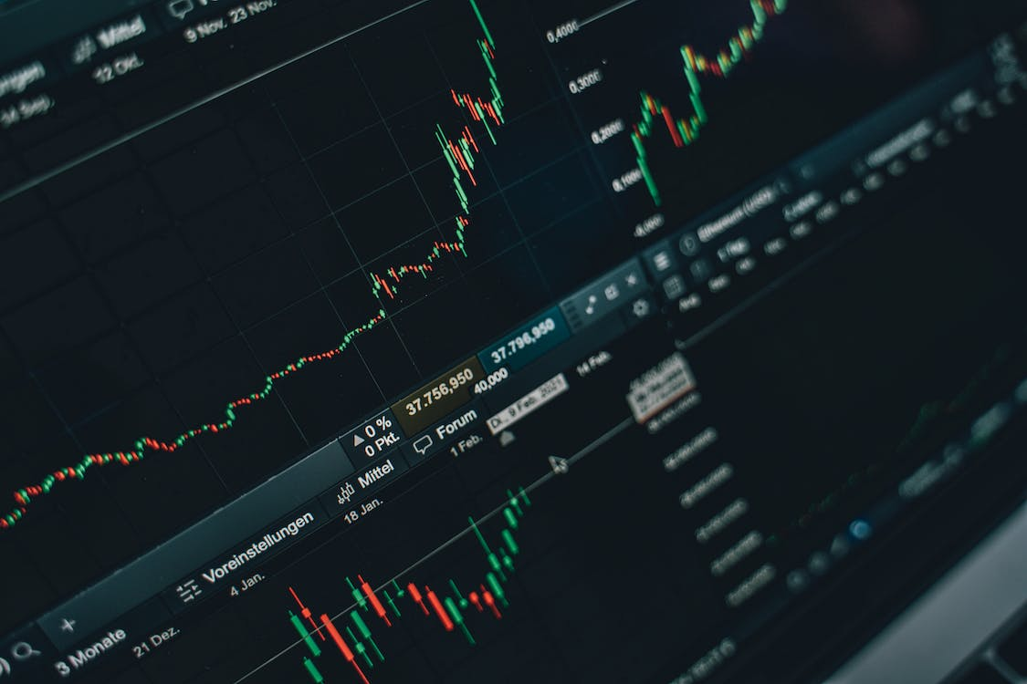 A Guide to Fetching Historical Financial Data with Alpha Vantage in Python | by Trading ...