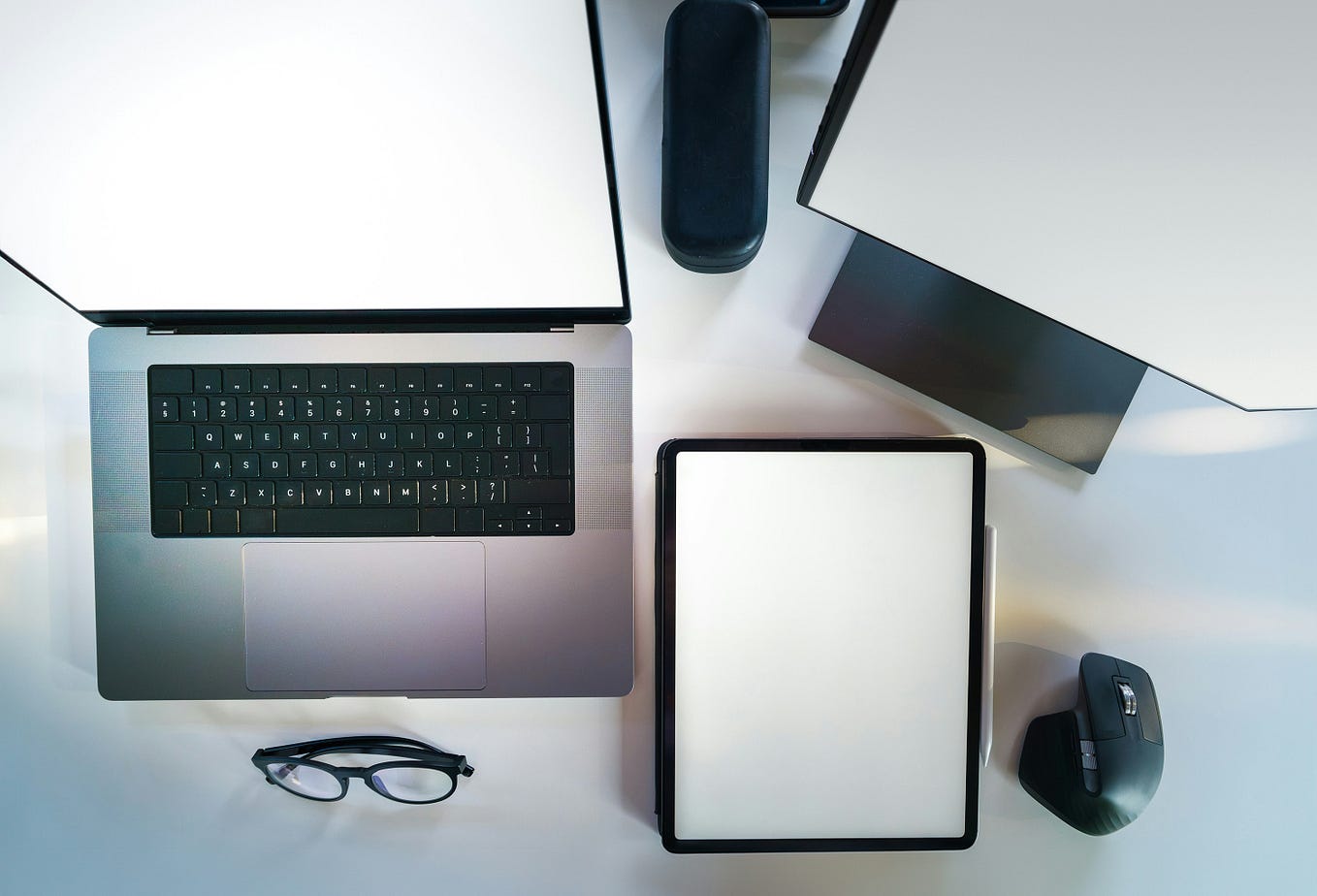 How To Implement Dark Mode In React With Tailwind Css By Mustafamulla Medium