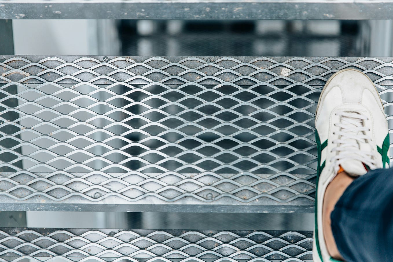 Simple continuous deployment with docker compose, docker machine and Gitlab CI | by Lars de ...