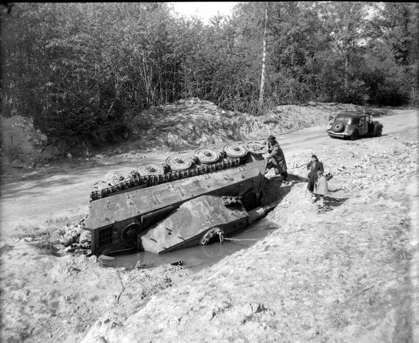 The Double Barrelled VT Tanks. Double Barrelled Tank | by ...