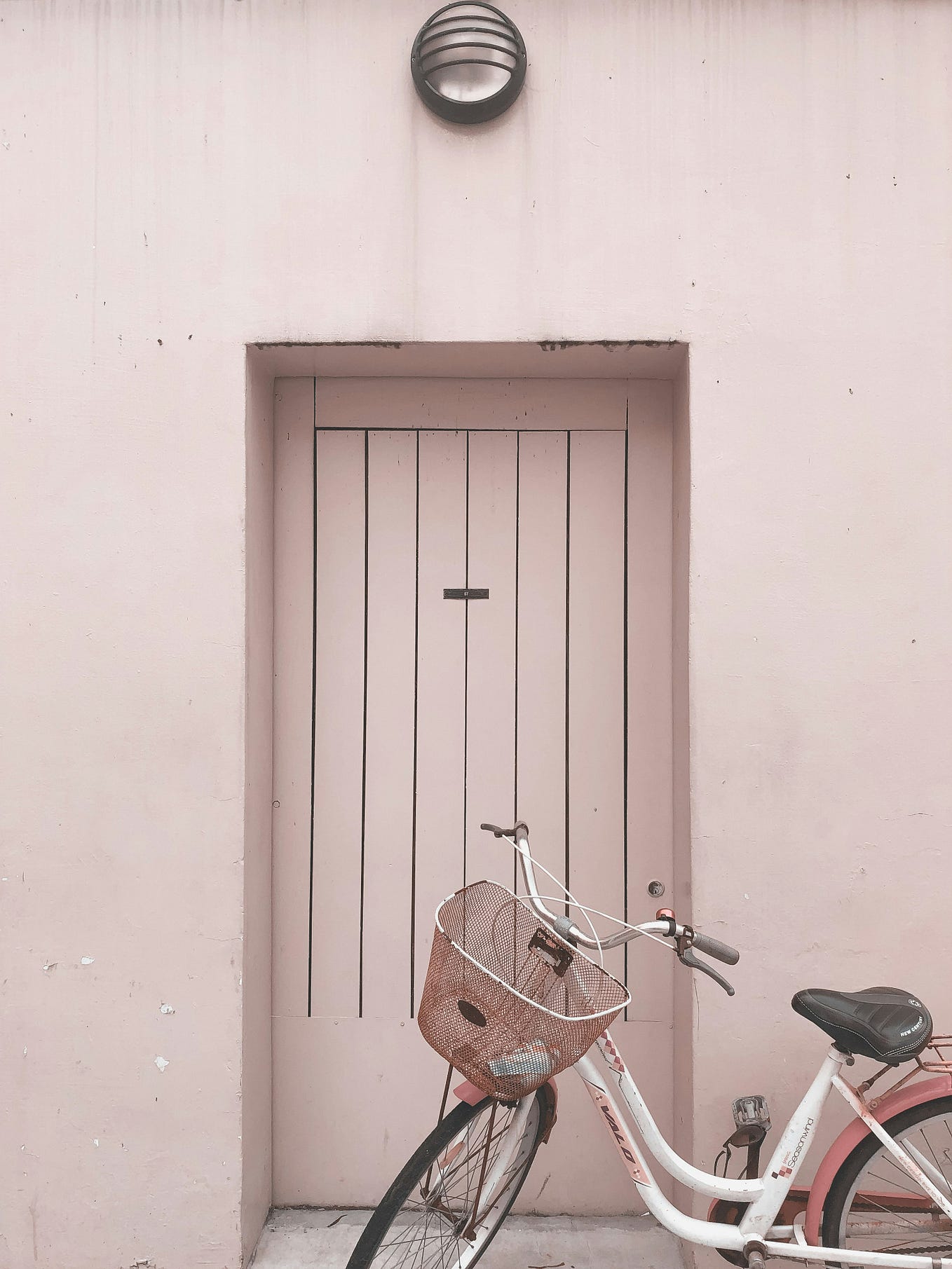 Understanding and Explaining Neural Networks: A Mathematical and Python Implementation Guide ...