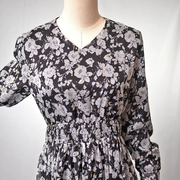 7 Modest Ways to Style Jeans with Abaya in Canada - Star Tents - Medium