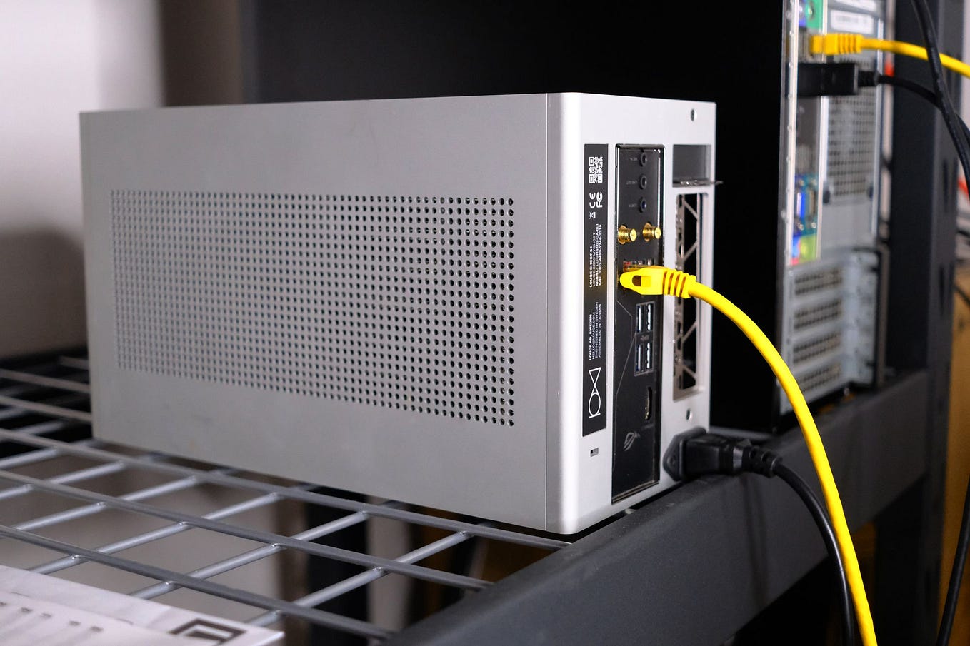 TinyPilot Voyager 2a Review: KVM for consumers? | by Matthew Duong | Medium