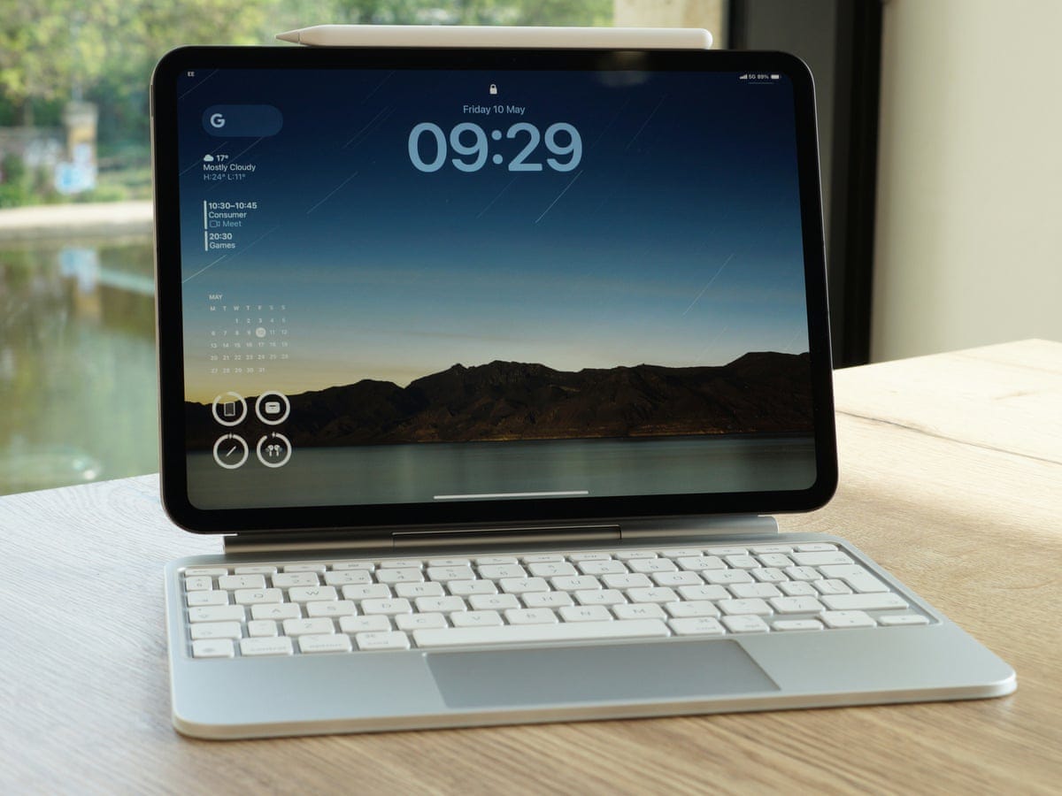 Exploring the Dual iPad Setup. Why and how I use a dual iPad setup for… | by Tobias Hedtke | Mac ...