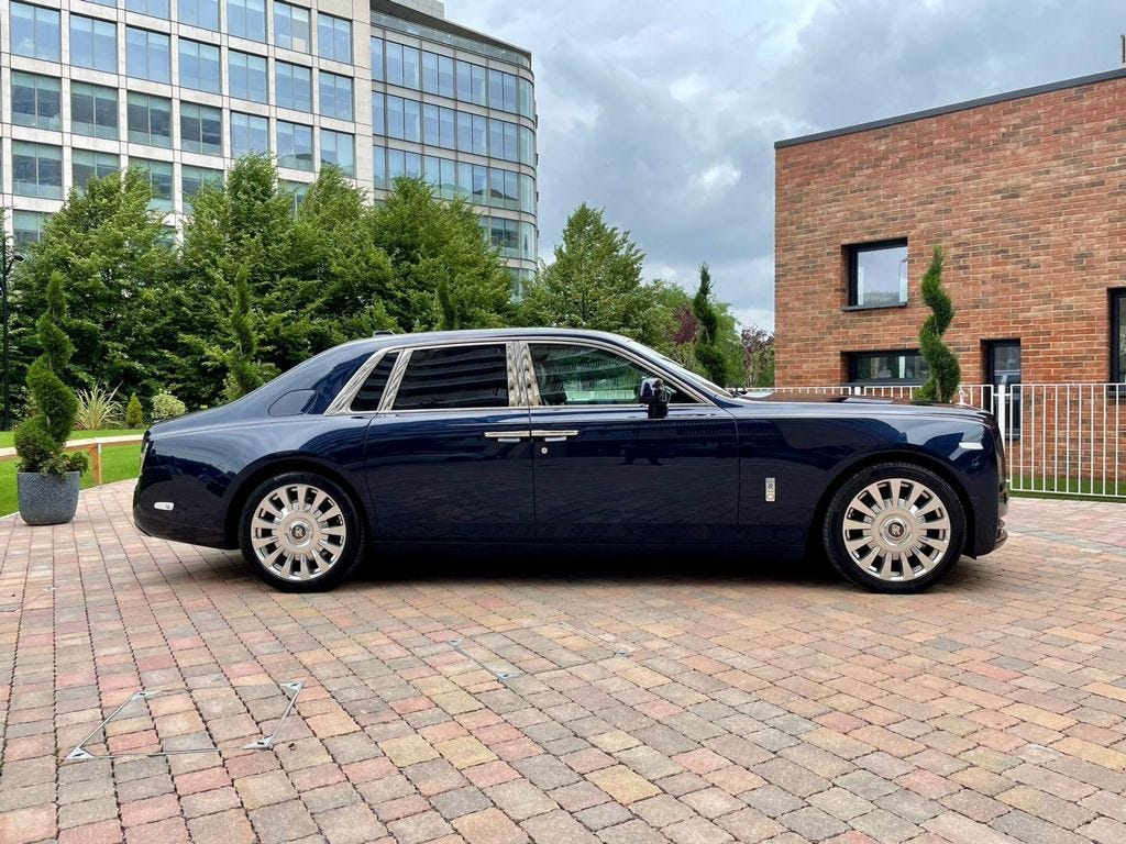 Experience the Ultimate in Elegance with Luxury Chauffeur Services in ...