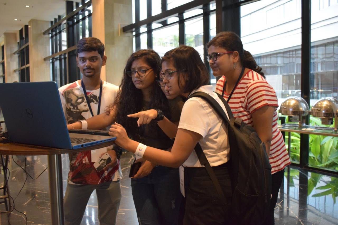 Playing with JavaScript: setTimeout() | by Anjali | The Startup | Medium