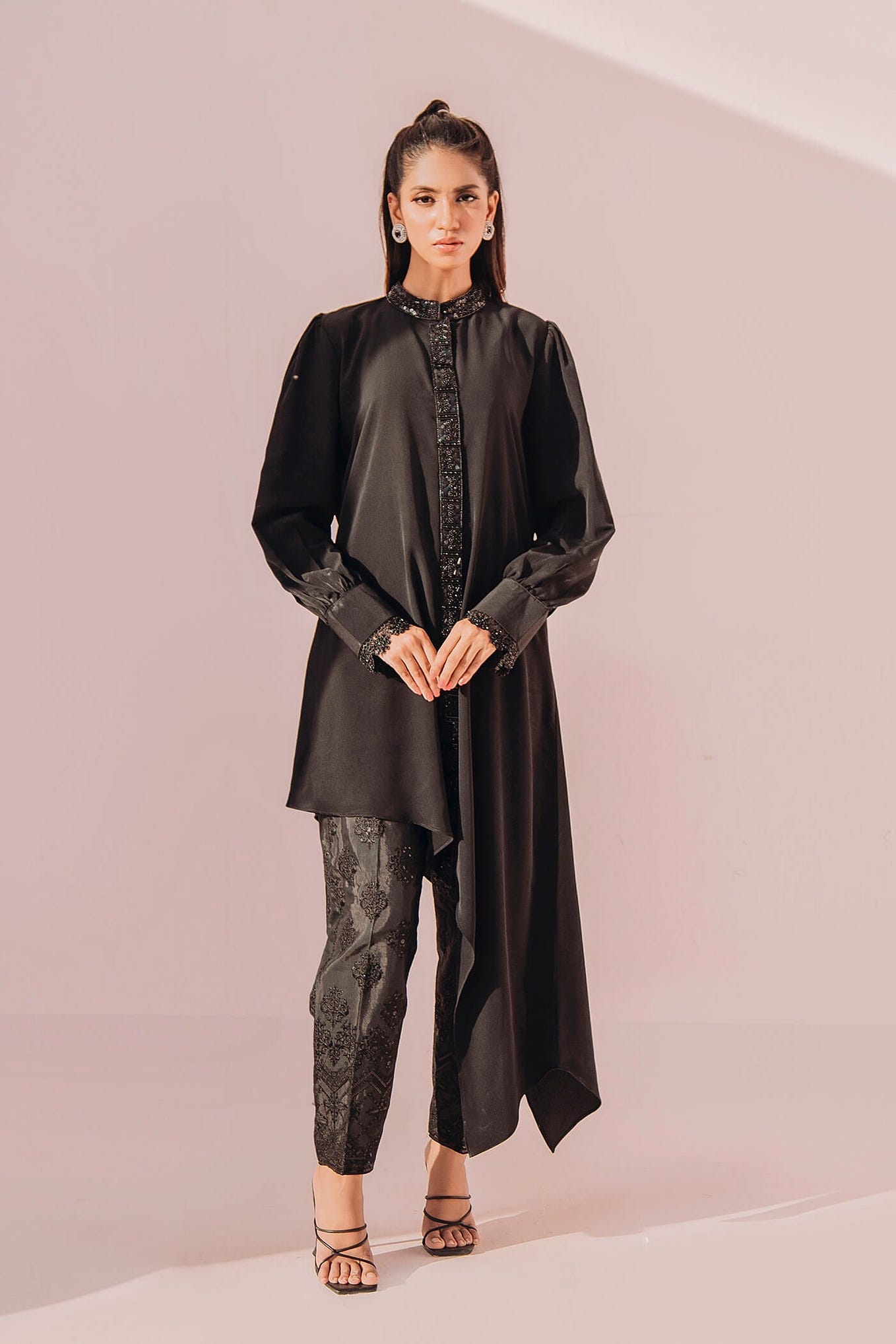 Take a step into the World of Pakistani Fashion: Unveiled Shireen ...