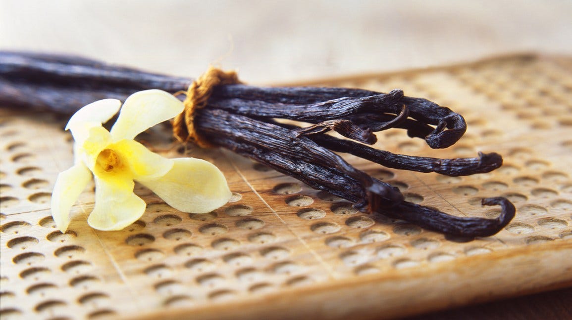 The Natural Beauty of Vanilla Extract: Discovering its Flavor-Rich ...