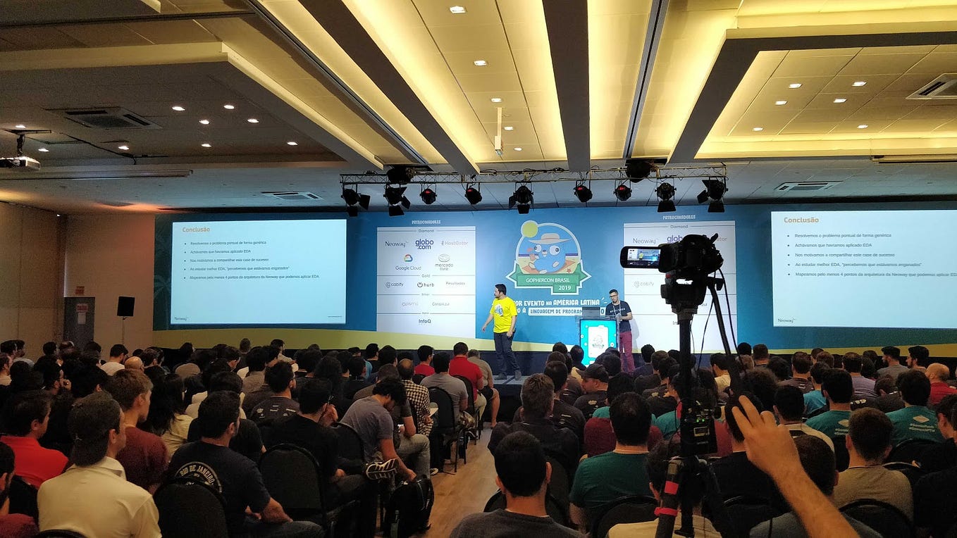 Choosing one of many Python visualization tools | by Gabriela Moreira ...