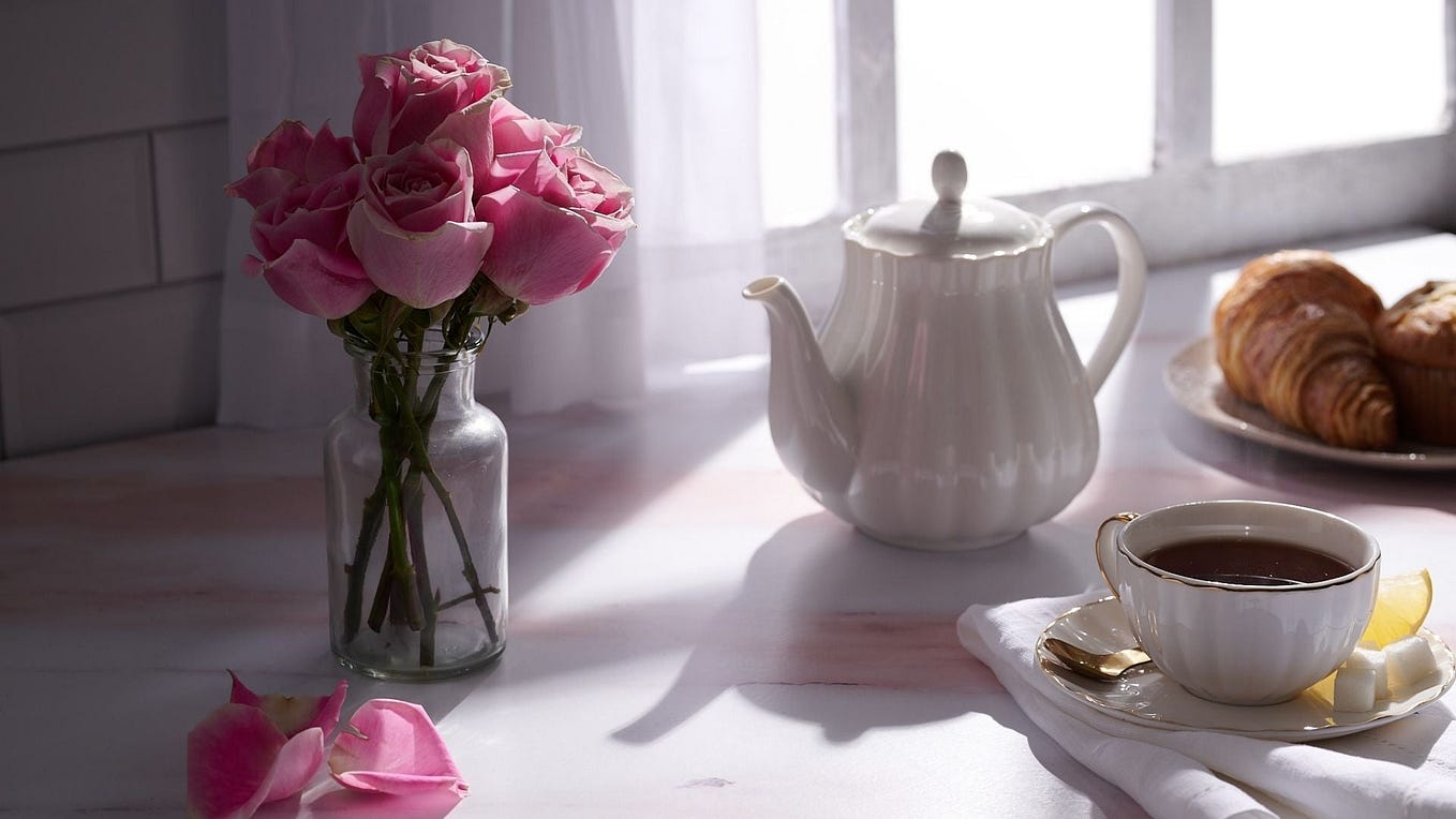 Shooting A Fashion Editorial With Minimal Gear | Dani Diamond | by Tuvy ...