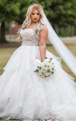 Find Your Perfect Custom Prom Dress and Expert Prom Dress Alterations ...