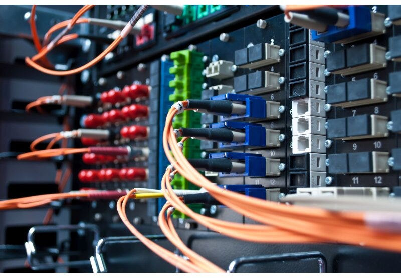 A Comprehensive Guide to Switch Hubs: All You Need to Know | by GBIC ...