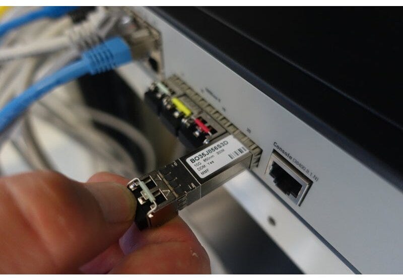 A Comprehensive Guide to Switch Hubs: All You Need to Know | by GBIC ...