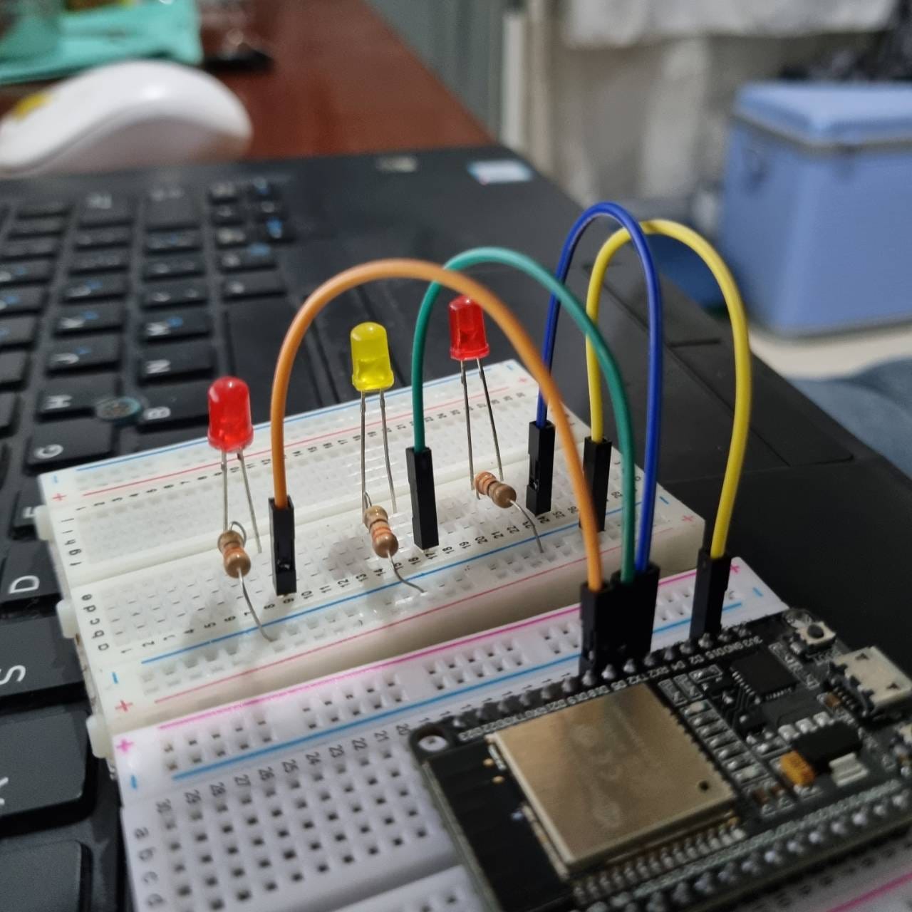 Blinking LED dengan Board ESP32 menggunakan Arduino IDE | by Ammardito ...