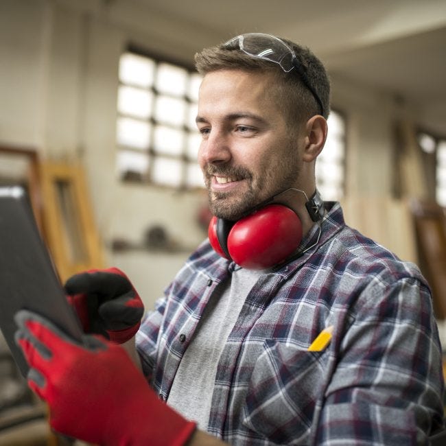 Tips for Building a Tradesmen Website | by Infacloud | Apr, 2024 | Medium