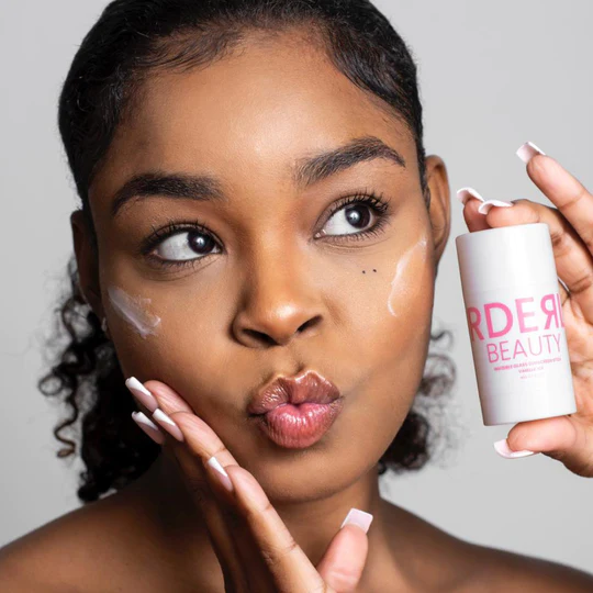 How to Choose the Right Sunscreen SPF 50 - The Borderline Beauty - Medium