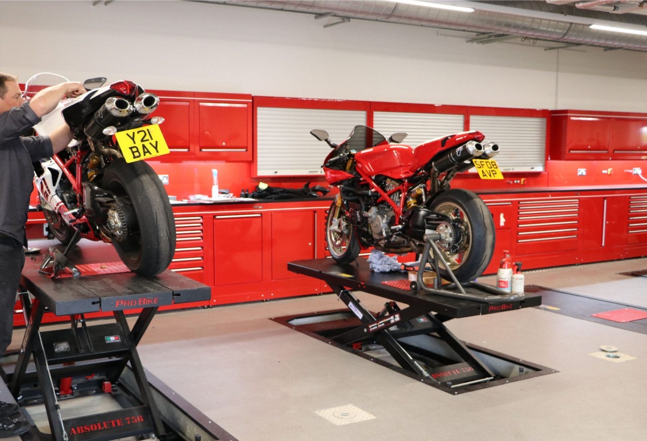 Ducati Restoration London - Ray Petty Meccanica - Medium