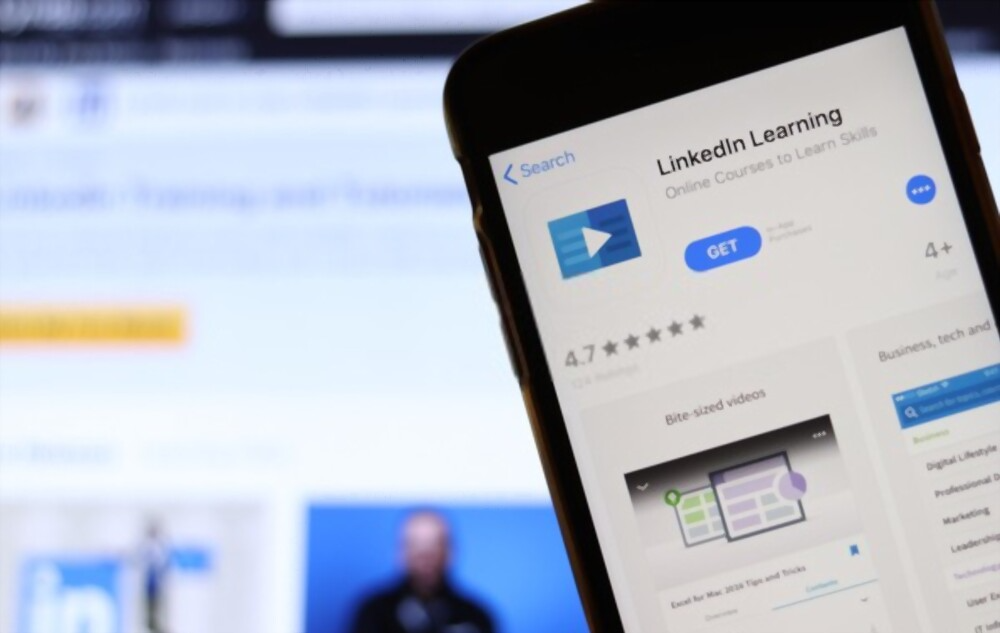 How and when to use hyperlinks in a resume? | by Elliepickell | Medium