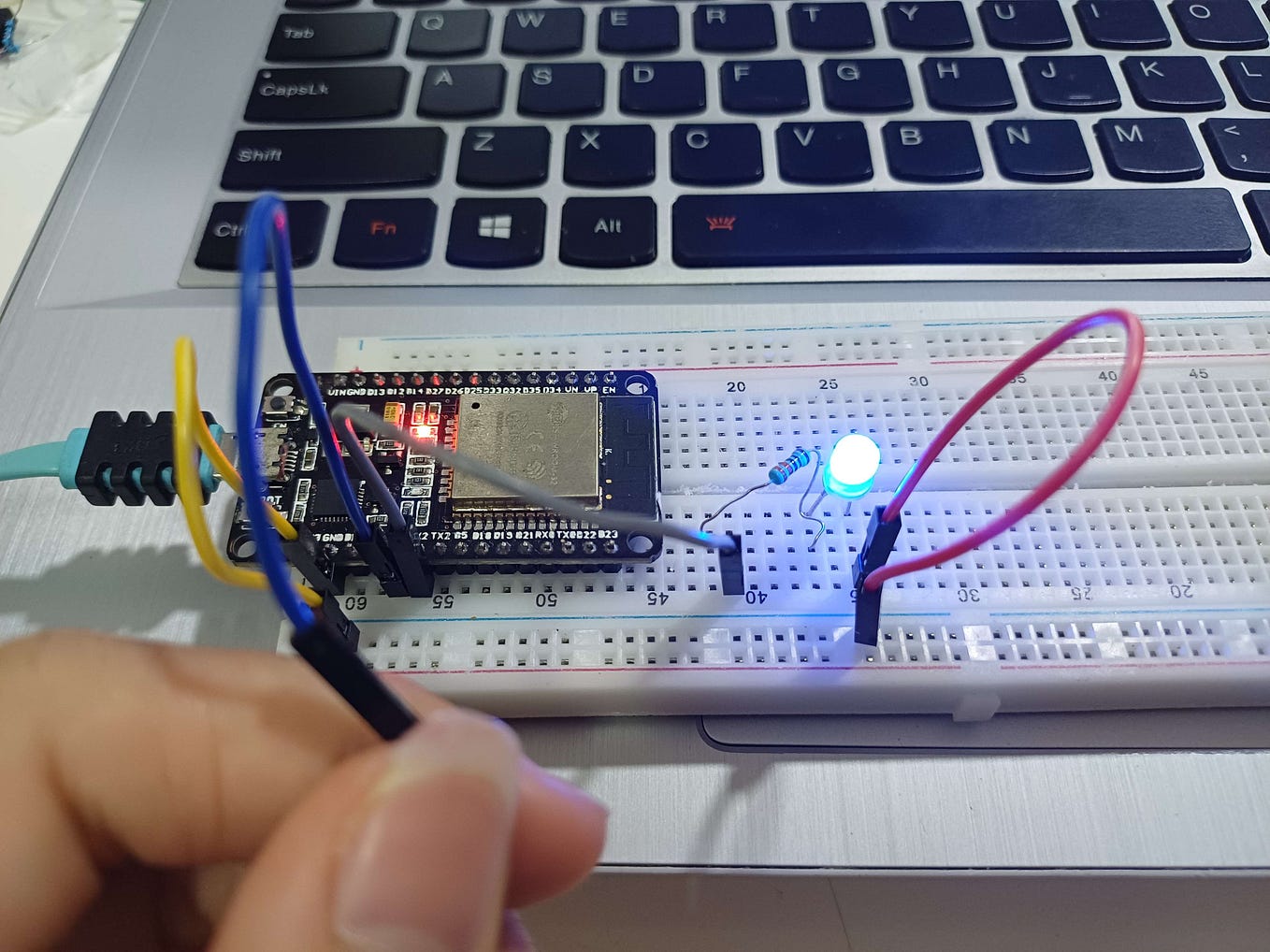 Mastering Digital I/O with ESP32 Traffic Light Project 🚦 | by Gracialy ...