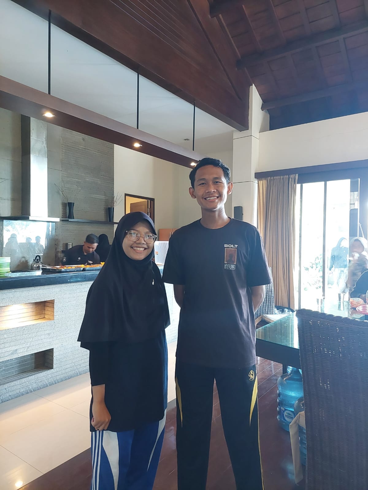 Assalamualaikum Hallo semua nya perkenalkan Nama saya Fitri Zahrah Asy ...