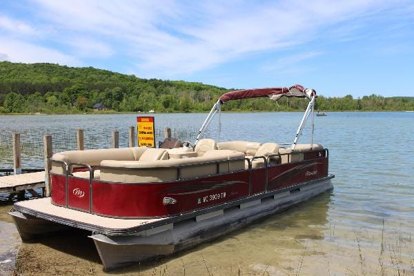 PONTOON BOAT RENTALS TORCH LAKE - Boyne Recreation - Medium