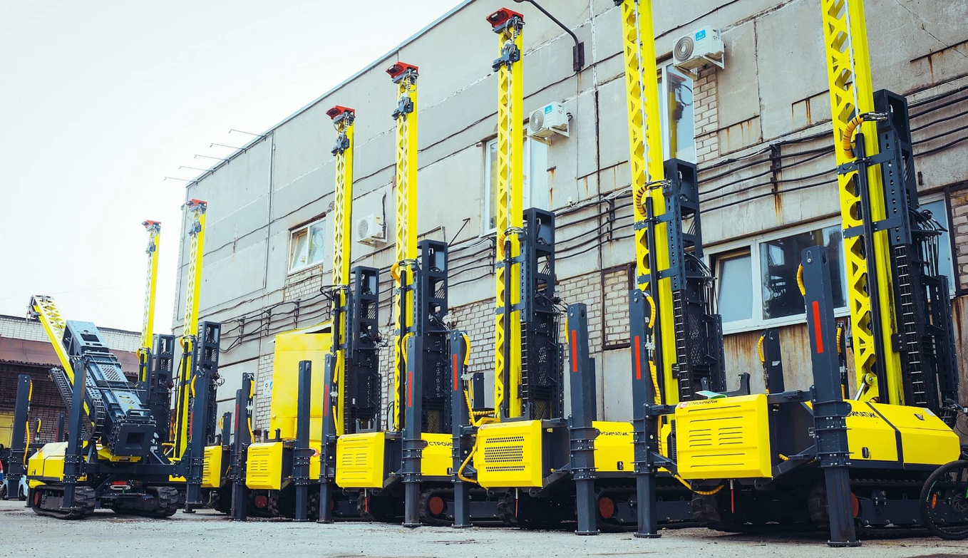What is the World’s Most Compact Pile Driver Capable Of? | by Maxim ...
