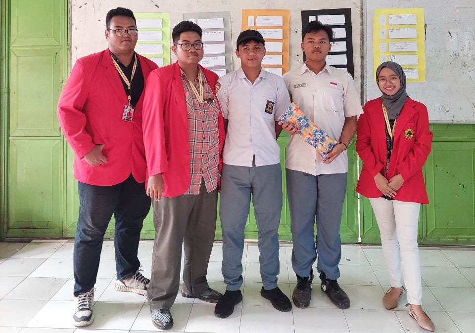 Peran Teams Games Tournament dalam Pengembangan Literasi Siswa | by ...