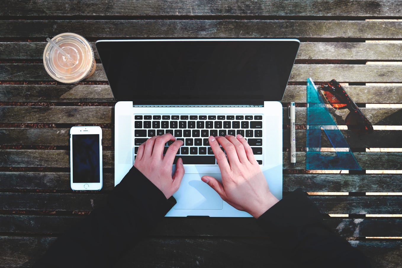 4. Four ways to style react components | by Agata Krzywda | codeburst
