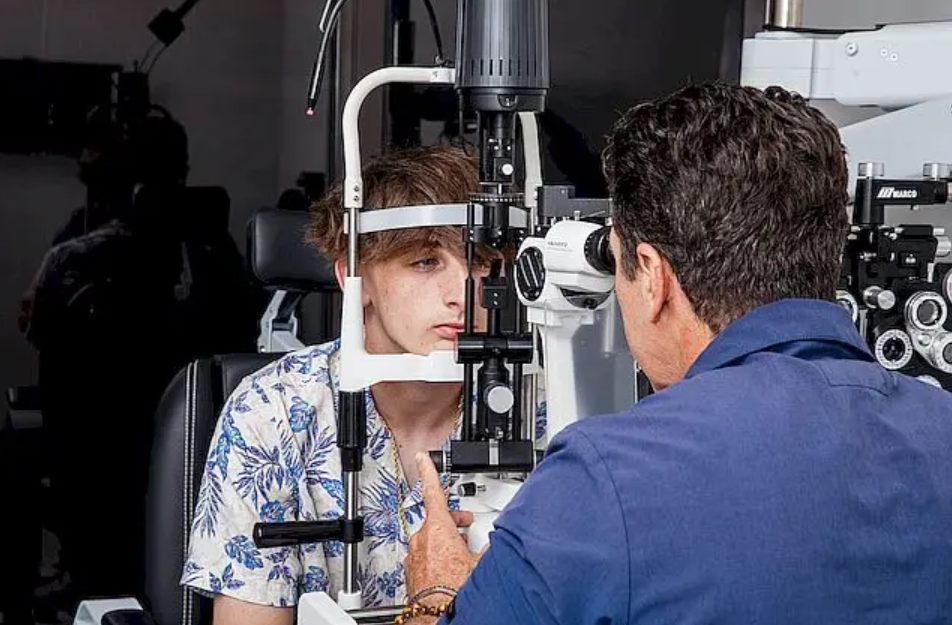 A Clear Vision with an Empty Shelf | Eyesite Vision Center | by Jackson ...