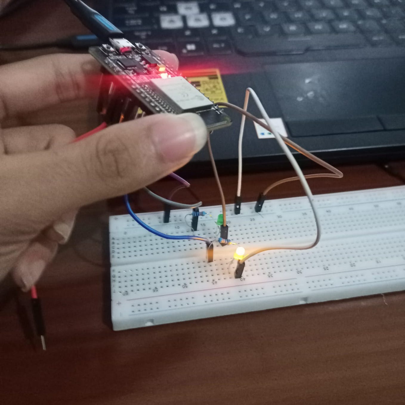 Project 4 ESP 32 : External sensor | by Willy Frans Farel Sijabat | Medium