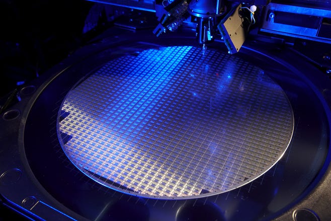 Single Crystal Growth of Silicon by Float Zone Method | by WaferPro ...