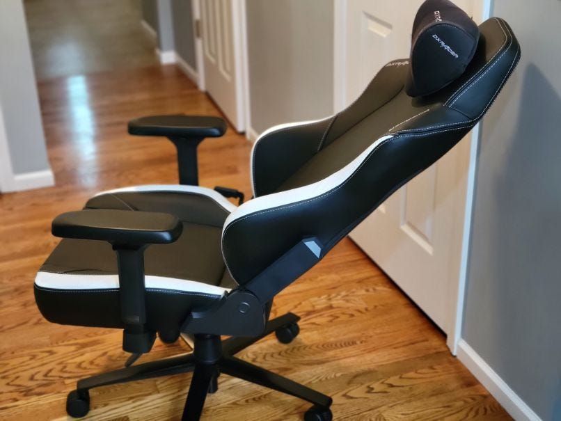 Gaming Chair Showdown: My Deep Dive into DXRacer vs. Secretlab | by ...