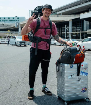 Valarie Ruvalcaba: A Digital Dynamo Redefining Online Culture | by WikiBravo | Medium