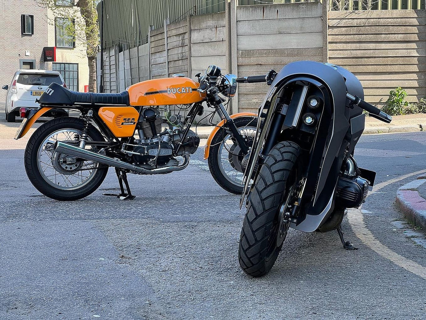 Ducati Restoration London - Ray Petty Meccanica - Medium